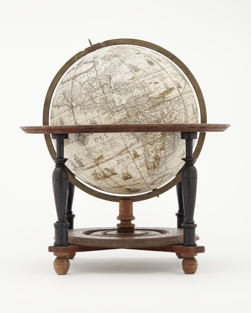 地球儀の歴史① 〜古代ギリシャからマルティン・ベハイム、現代まで〜 | Map Freak